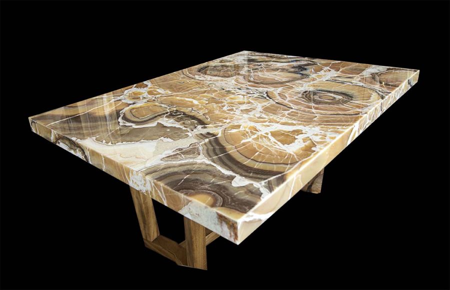 Onyx Dining Table “Italian Touch” on gold metal base, 160 cm – Diva