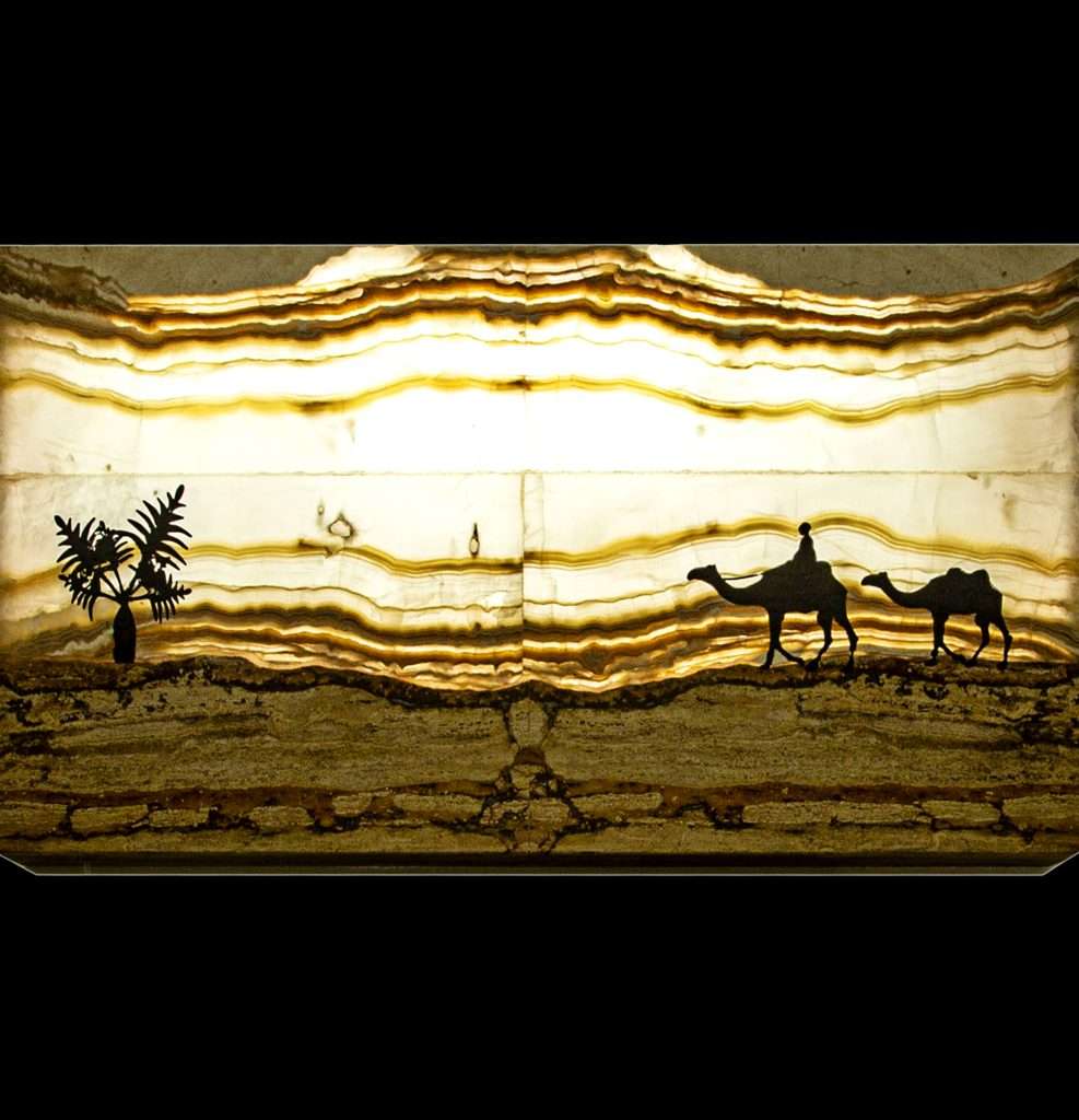 Onyx Illuminated Wall Display – Diva