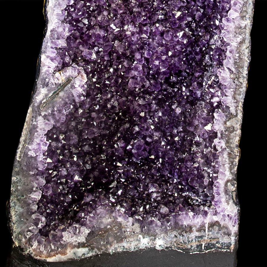 Blue Apatite Eagle carving on Amethyst Geode Cathedral base, 196 kg – Diva