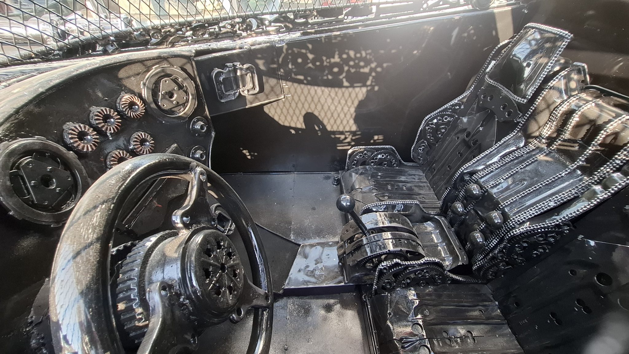 NEW: The BATMOBILE from “BATMAN RETURNS Movie” (Mercedes-Benz) – Diva