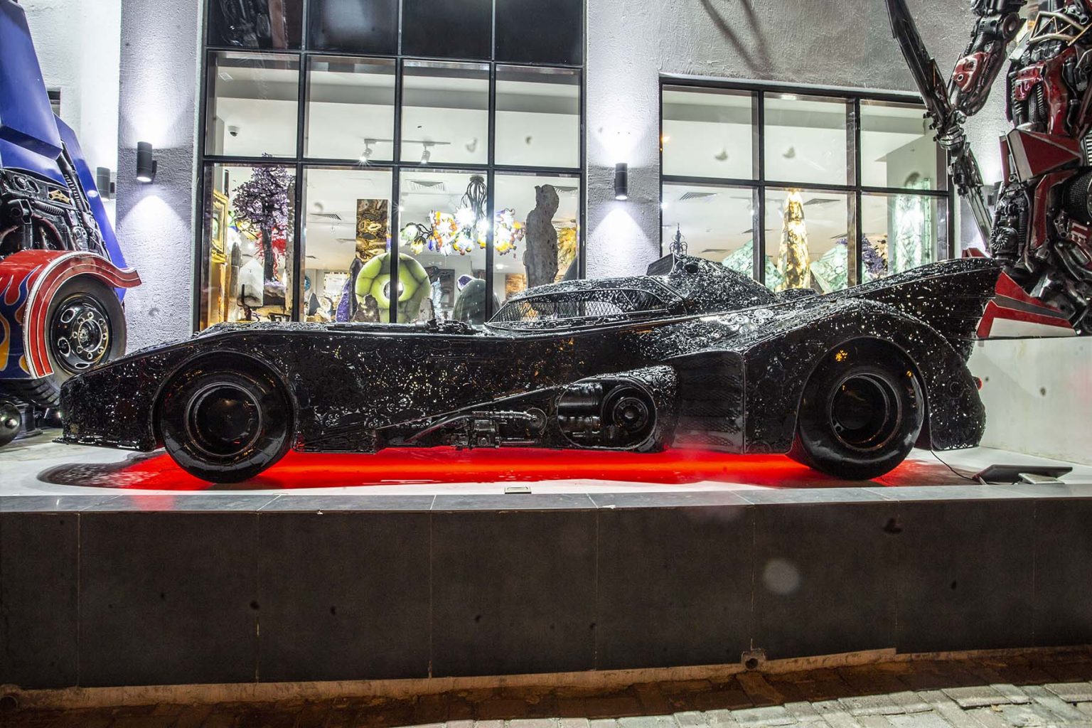 NEW: The BATMOBILE from “BATMAN RETURNS Movie” (Mercedes-Benz) – Diva