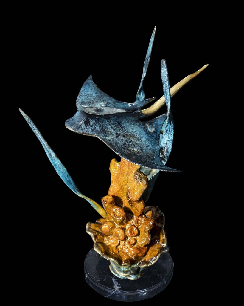 Echoes in Motion™ – Manta Ray Bronze Sculpture – Diva